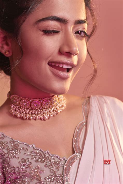Rashmika Mandanna In Saree Wallpapers Wallpaper Cave