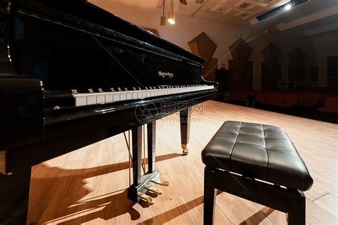 舞台上的钢琴高清图片下载 正版图片501014829 摄图网