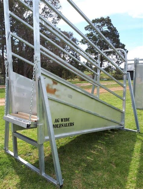 Cattle Loading Ramp Adjustable Timber Or Steel Floor Option AG Wide Wholsalers