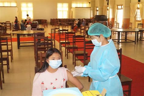 လယ်ဝေးမြို့နယ်အတွင်းရှိ အသက် ၁၂ နှစ်အထက် ကျောင်းသား၊ ကျောင်းသူများအား ကိုဗစ် ၁၉ရောဂါကာကွယ်ဆေး