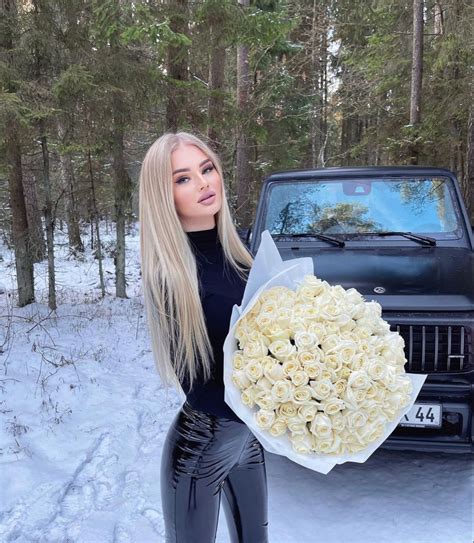 Pin Von Elizabeth Florek Auf Clothes Blonde Haare Schönheit