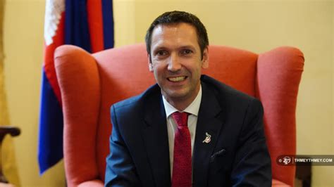 ឯកអគ្គរាជទូតអង់គ្លេសប្រចាំកម្ពុជា៖ «ភ្ជុំបិណ្ឌ ជាបុណ្យជាតិពិសេសសម្រាប់ប្រជាជនខ្មែរ 柬埔寨头条