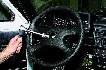 Как заменить подрулевой переключатель автомобиля ВАЗ-21213