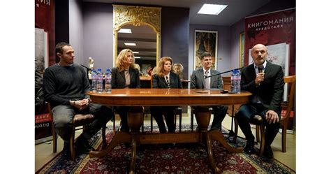 Вицепрезидентът Илияна Йотова Ламбо ме насочи към политиката