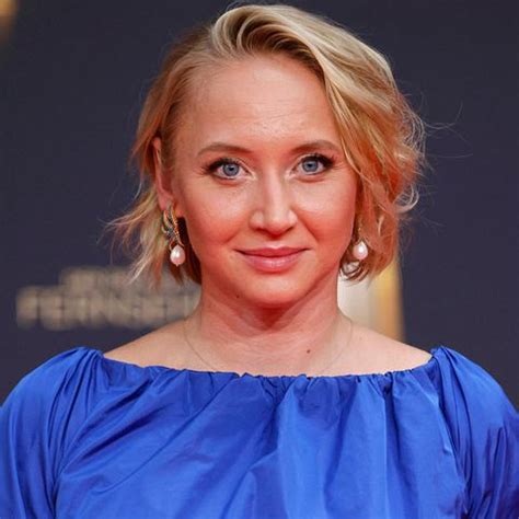 Anna Maria M He Lucas Gregorowicz Teilt Erstes Kussfoto Gala De