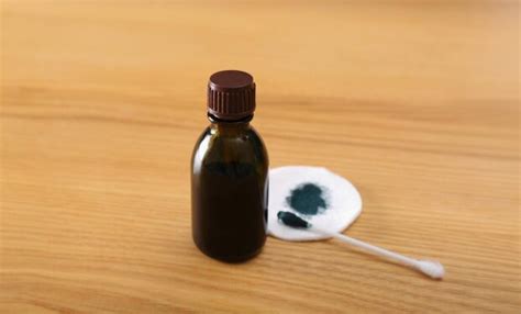 Як ефективно вивести пляму від зеленки ці засоби є вдома майже у кожного Читайте на Ukr Net