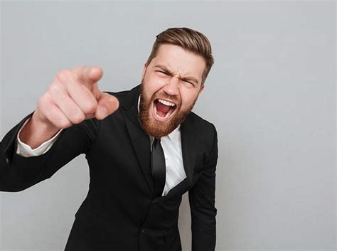שיפור ביטחון עצמי אצל מבוגרים אבחון וטיפים ניר זר קואצר