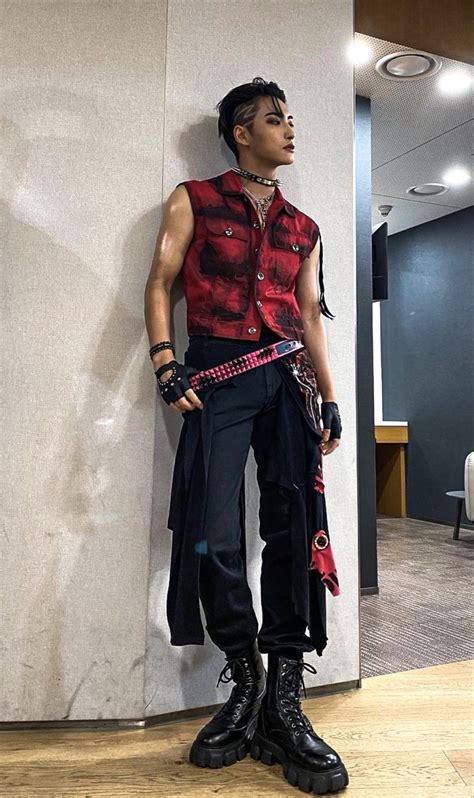 Park Seonghwa 박성화 Outfit Ideen Mode Alternative Outfits