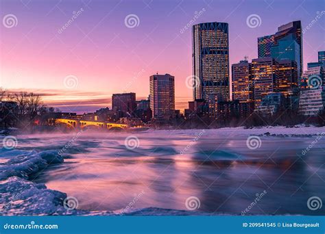 Calgary Skyline Glowing At Sunrise Stock Image Image Of Lights Views