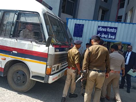 हत्या के एक मामले में कुख्यात गैंगस्टर बंटी पांडे वापी कोर्ट में हुए तलब Tapowan