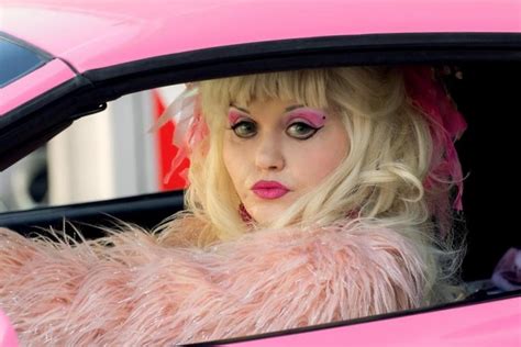 Comment Emmy Rossum A Rendu Sa Transformation De Maquillage Angelyne