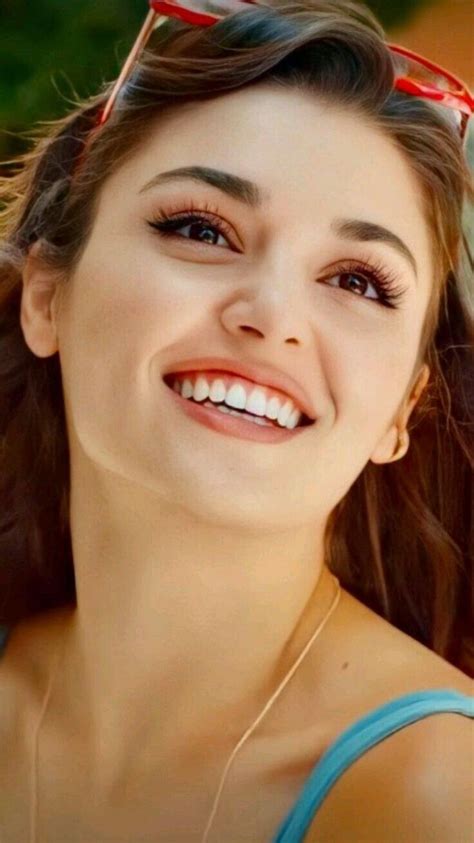 Hande Ercel Beautiful Smile Capelli