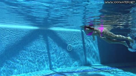 Jessica Lincoln In Her Pink Bikini In The Pool Pink Pussy Eporner