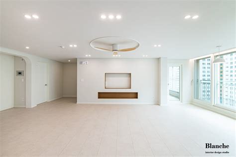 실내건축면허보유내추럴 모던한 무드로 포인트를 준 우리집운암 롯데캐슬 40평대 인테리어｜블랑쉐디자인 라이프스타일 슈퍼앱 오늘의집