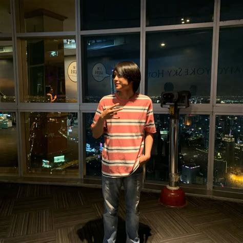 ประภากร จันทร์ประภากรณ์ Tong Oliver • Threads Say More