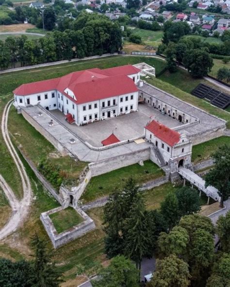Фортеці замки палаци України 35 памяток Inside Ua