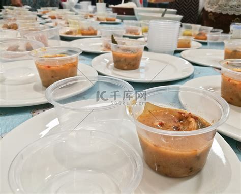 品尝正宗泰国大虾海鲜塑料杯样品高清摄影大图 千库网