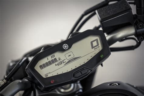 Essai Yamaha Mt 07 2014 Elle Va Tabasser Page 2