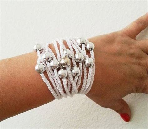 ۲۴ مدل دستبند اسپرت دخترانه چرمی، مهره‌ای و بافتنی ستاره