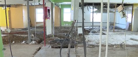 286 р цэцэрлэгийн барилгын засвар удааширч хүүхдүүд цоожтой хаалганы цаана хоцорч байна Eguur Mn