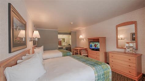 West Yellowstone Hotels Brandin Iron Inn Hotel Near Yellowstone Park