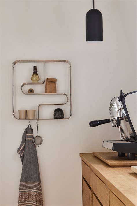 Curva Square Display Shelf