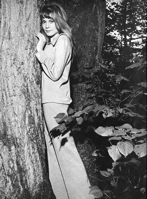 35 Extraordinary Black And White Portrait Photos Of 1960s And 70s