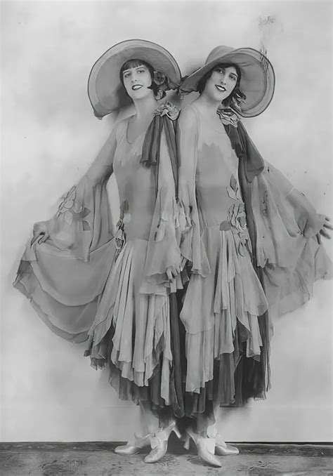 History Brief 1920s Flappers Flapper Meaning Kttjke