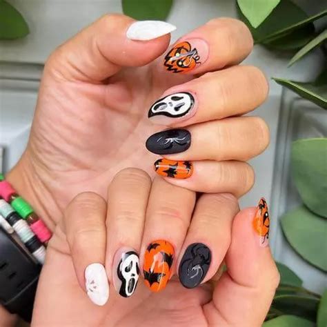 50 Creepy And Cute Short Halloween Nails 2026 Perfect For The Spooky