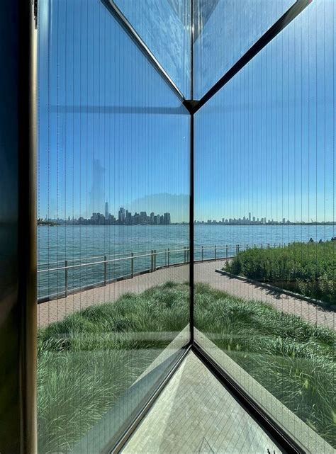 Signature Vs1 Details All Glass Corners Gravity Loads From The Corner