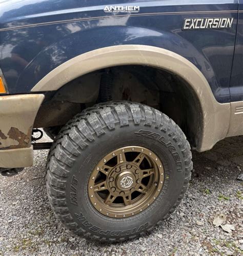 2003 Ford Excursion Wheel Offset Aggressive 1 Outside Fender