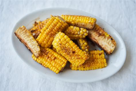 とうもろこしのバターしょうゆ焼きのレシピ 榎本美沙のレシピサイト「ふたりごはん」発酵食品、季節料理のレシピ