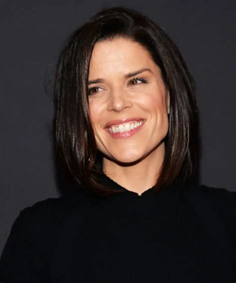 Neve Campbell Height