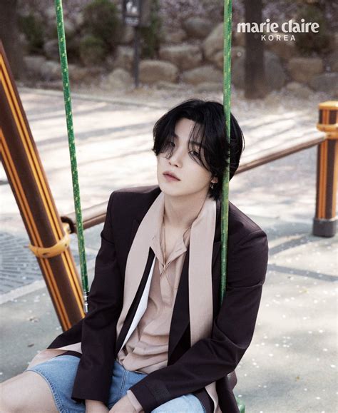 마리끌레르 5월호 커버를 장식한 Bts 슈가 X 발렌티노 마리끌레르 코리아 Marieclairekorea