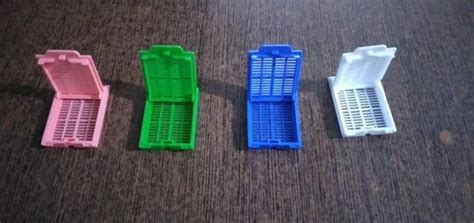 White Plastic Tissue Embedding Cassettes For Chemical Laboratory 500