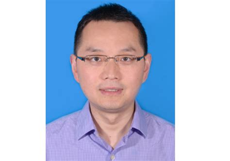 第八届全国人兽共患病暨同一健康药物研发学术研讨会 平继辉 教授