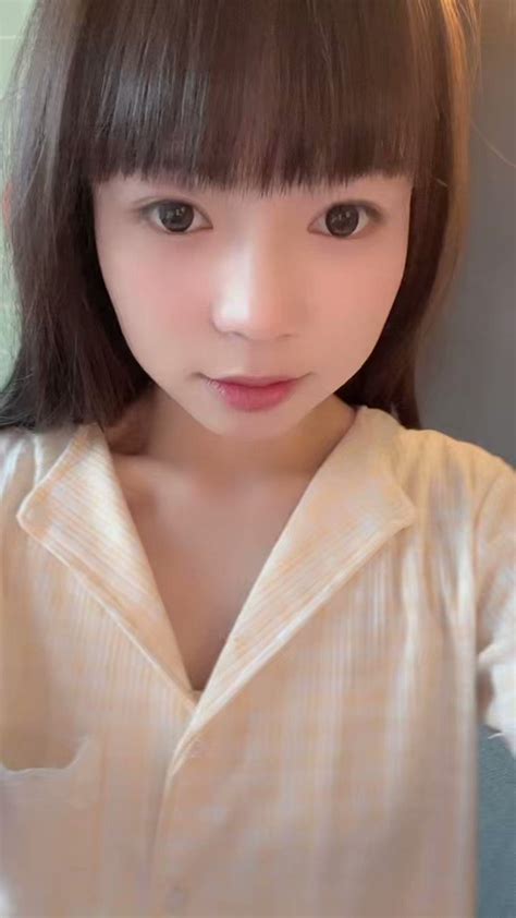 周五天天见vlog38 穿丝袜 啊明天520今晚记得给我点赞哦 晓晓可可爱 xiaoxiaocute5