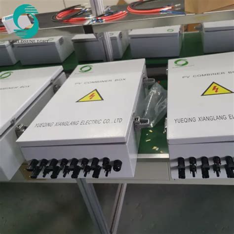 4 strings in 4 out 1000v 25a pv array combiner box for off on grid