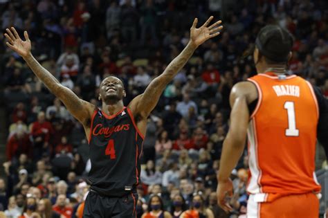 Taze Moore Has Pushed Through Adversity To Help Houston Make Its Third Consecutive Sweet 16