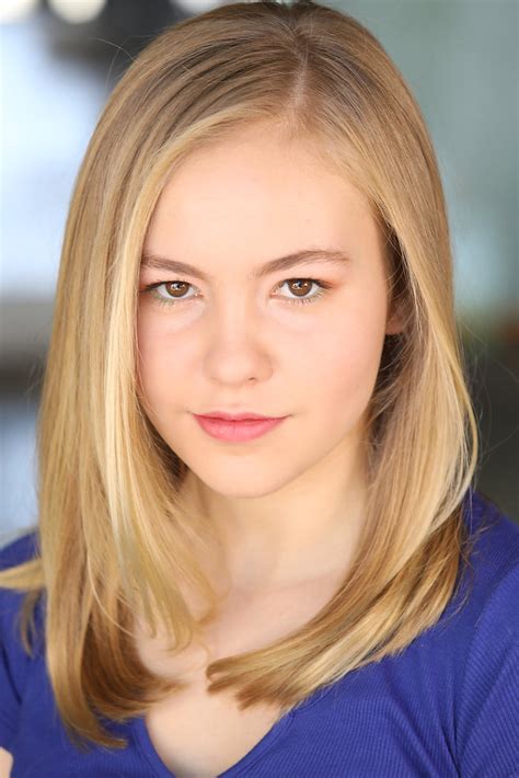 Anna Duboc Makes Her Captivating Debut With “feel The Glow”