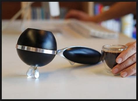 커피를 좋아하는 사람들에겐 필수 휴대형 에스프레소 커피 머신 음식 과일 외식 네모판