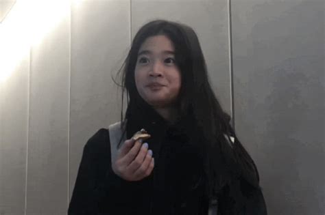 Cháu gái gia tộc Samsung lộ diện đã lập tức gây bão MXH với diện mạo thanh thuần nhưng chiếm