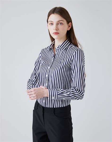 포스티 23ss 헤지스 여성 네이비 스트라이프 면혼방 긴팔셔츠hssh3ac10n2