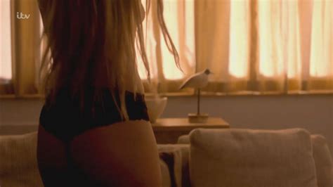 Florence Pugh Nue Dans Marcella