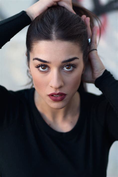 Picture Of Simona Tabasco