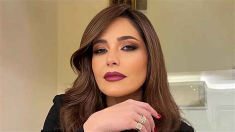 عبير نعمة في أول تعليق بعد بكائها وإعلان طلاقها على المسرح فيديو السابعة الإخبارية