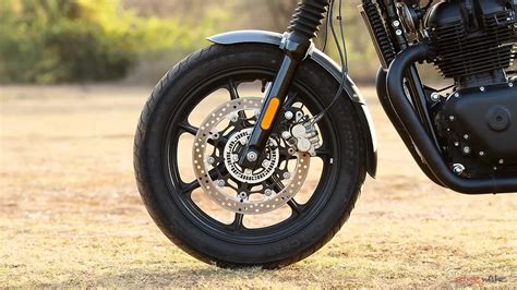 Royal Enfield Interceptor 650 Side Fairing Image Bikewale