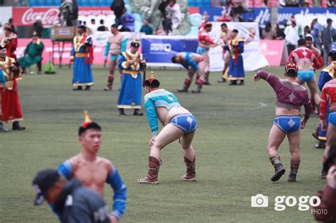 Дөрвийн даваа Улсын аварга П Бүрэнтөгс Г Эрхэмбаяр нар өвдөг шороодлоо