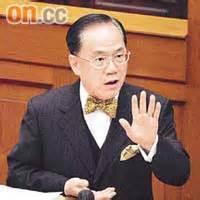 港人信任度曾蔭權衰過董建華 太陽報