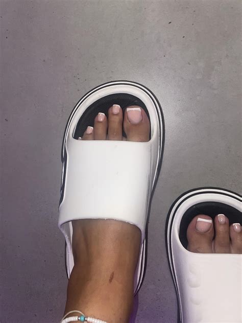 I Love Frenchies🩷 R Ebonyfeet